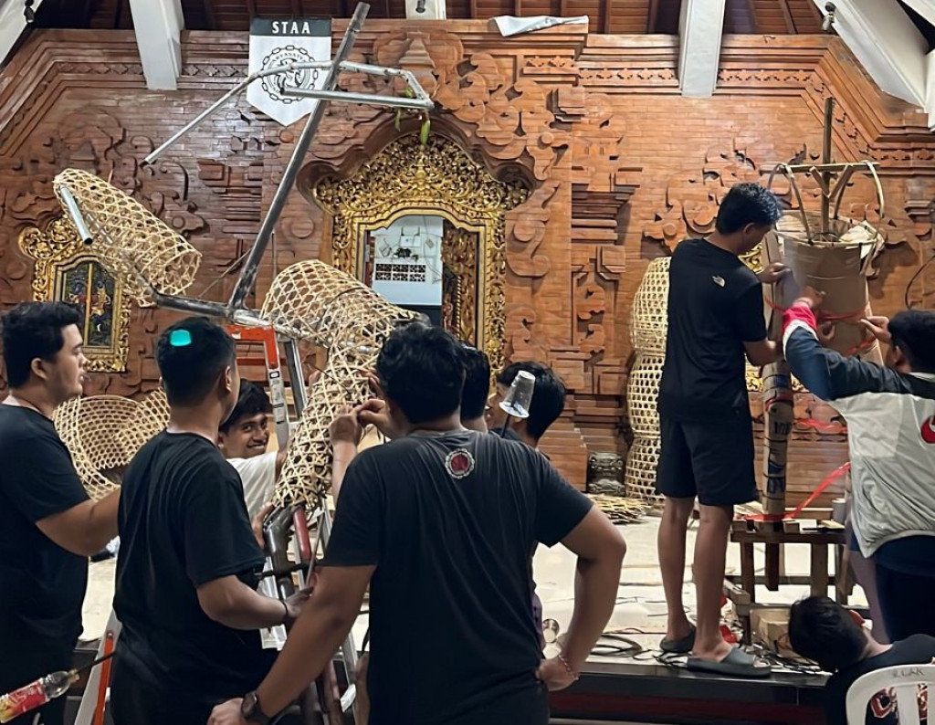 Persiapan Ogoh – Ogoh Menyambut Hari Raya Nyepi 2024 di Banjar Campuan ...