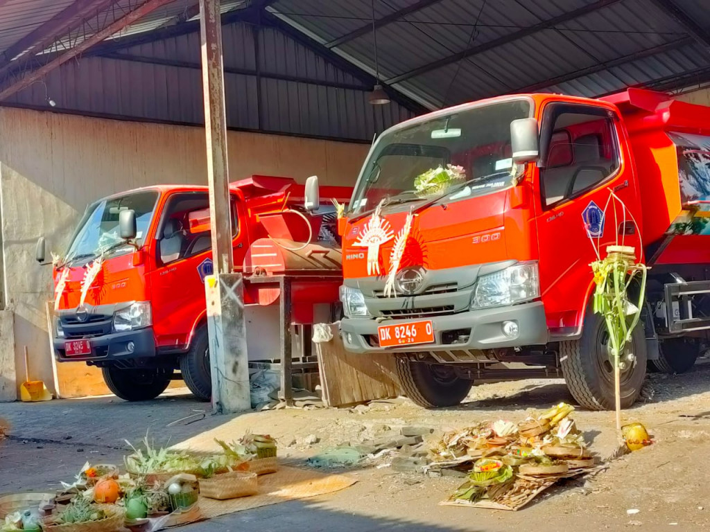 Siap Digunakan, Kendaraan Truk Baru Unit Jasa Kebersihan BUM Desa Tri ...